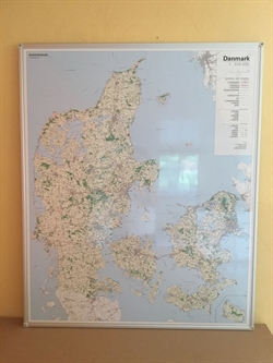 LANDKORT PÅ PLADE TIL NÅLE.